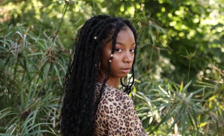 Alum Briá Robinson making name for herself as a singer-songwriter in L ...